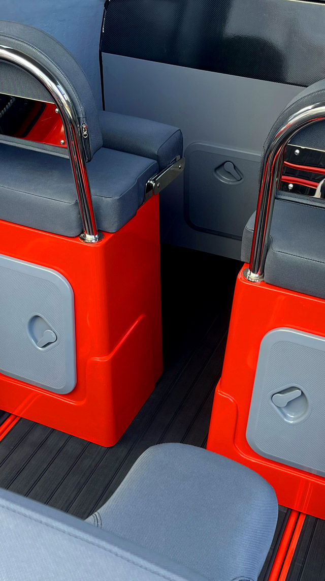 3D Tender French brand, specialist in inflatable boats, RIBs, polyester ...